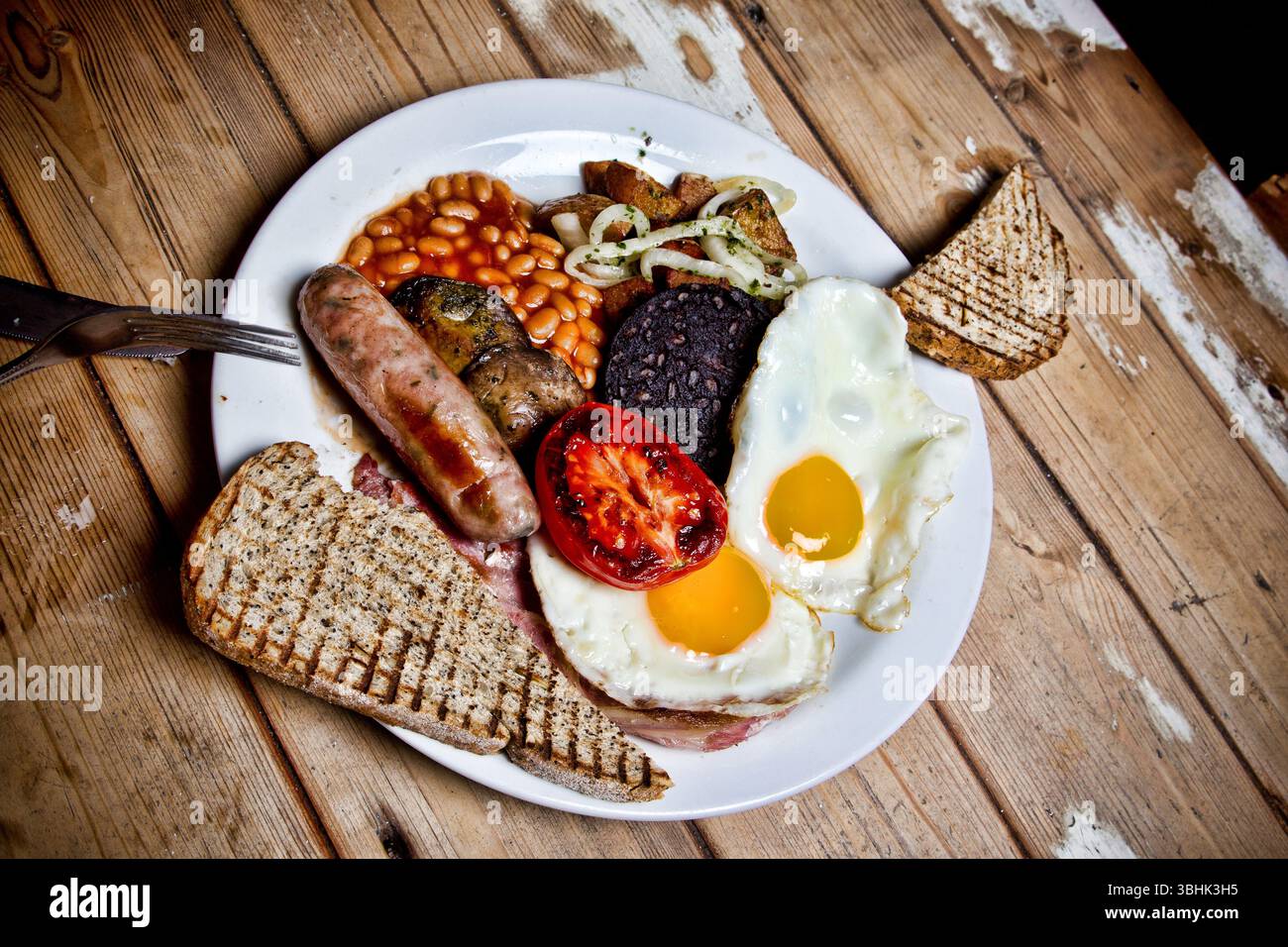 A classic Full English Breakfast served at The Breakfast Club Cafe in ...