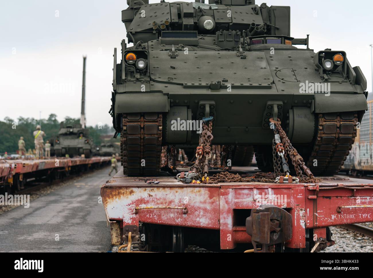 Abrams tanks other vehicles hi-res stock photography and images - Alamy