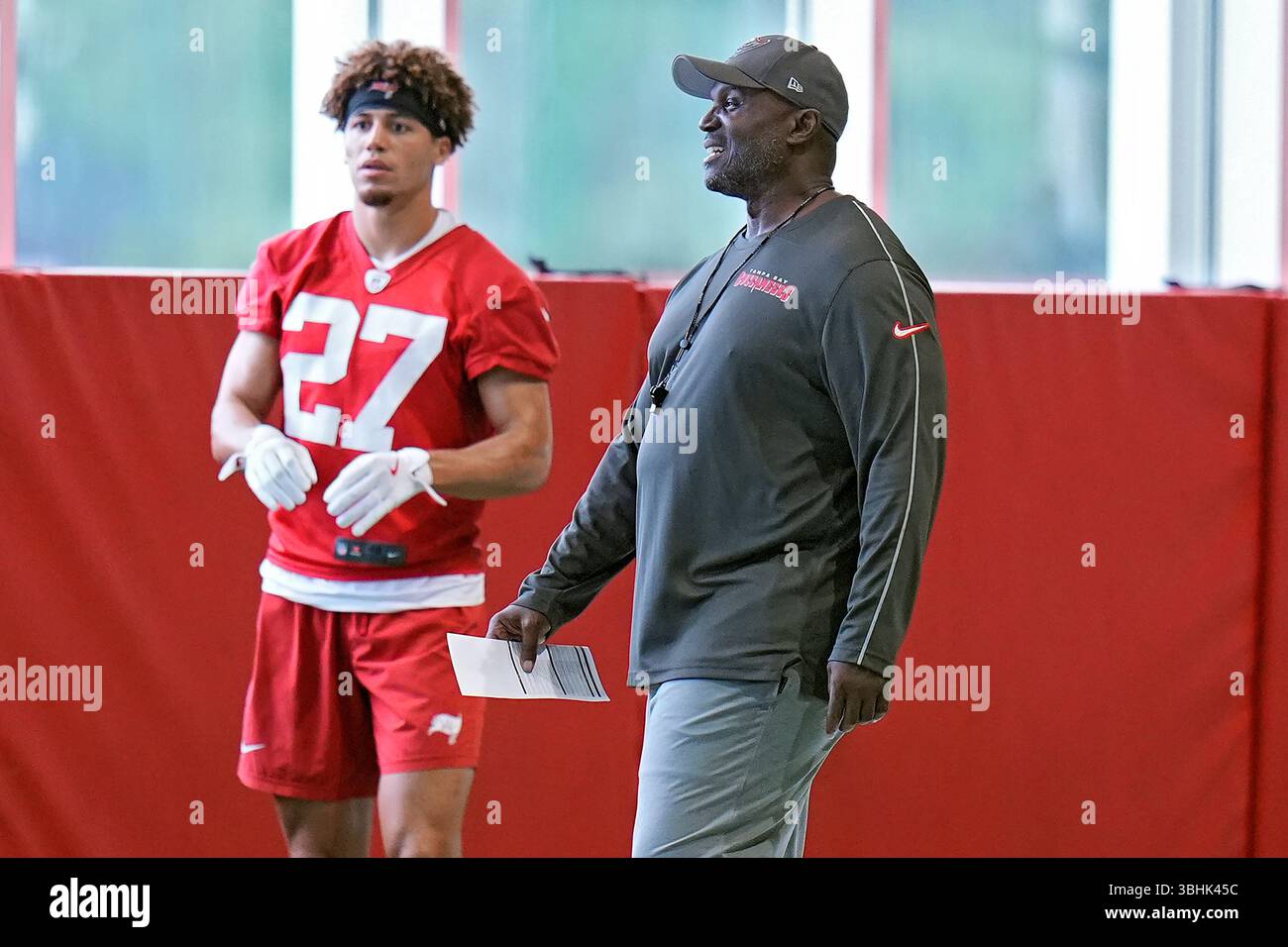 Tampa Bay Buccaneers head coach Todd Bowles, right, talks to cornerback ...