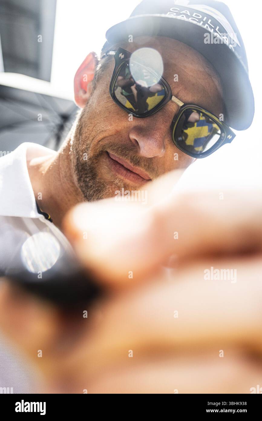 BUTTON Jenson (gbr), Cadillac Hertz Team Jota, Cadillac V-Series.R, #38 ...