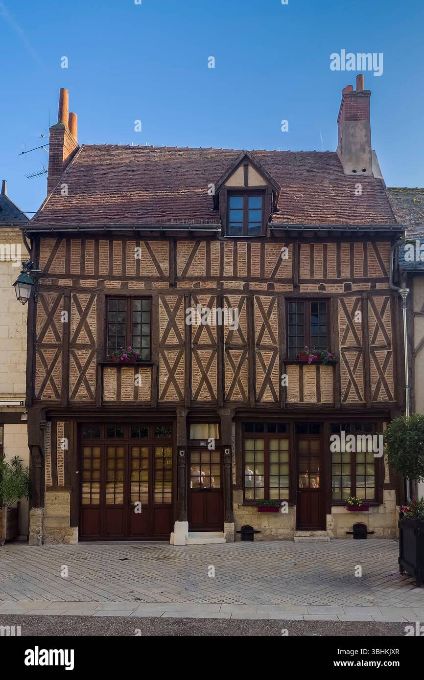 Timber medieval building hi-res stock photography and images - Alamy