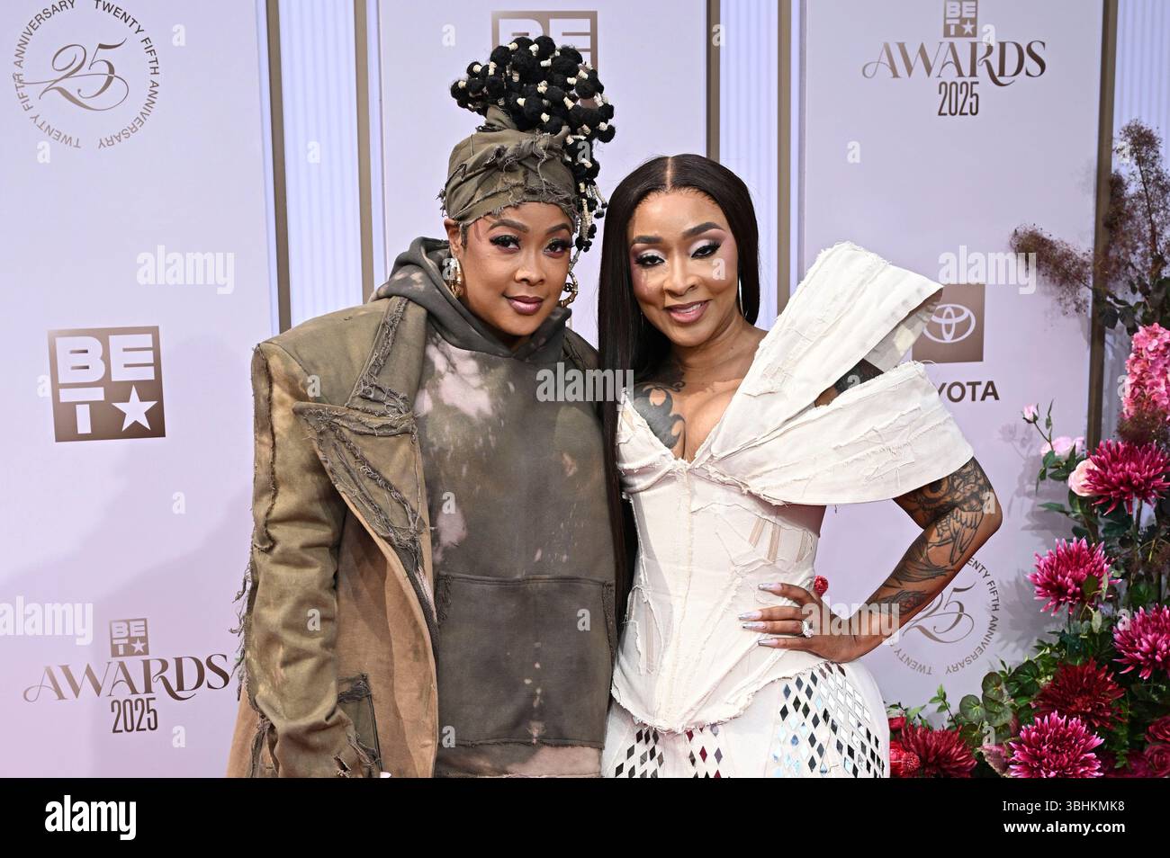 Da Brat mit Partnerin Jesseca 'Judy' Harris-Dupart bei der Verleihung ...