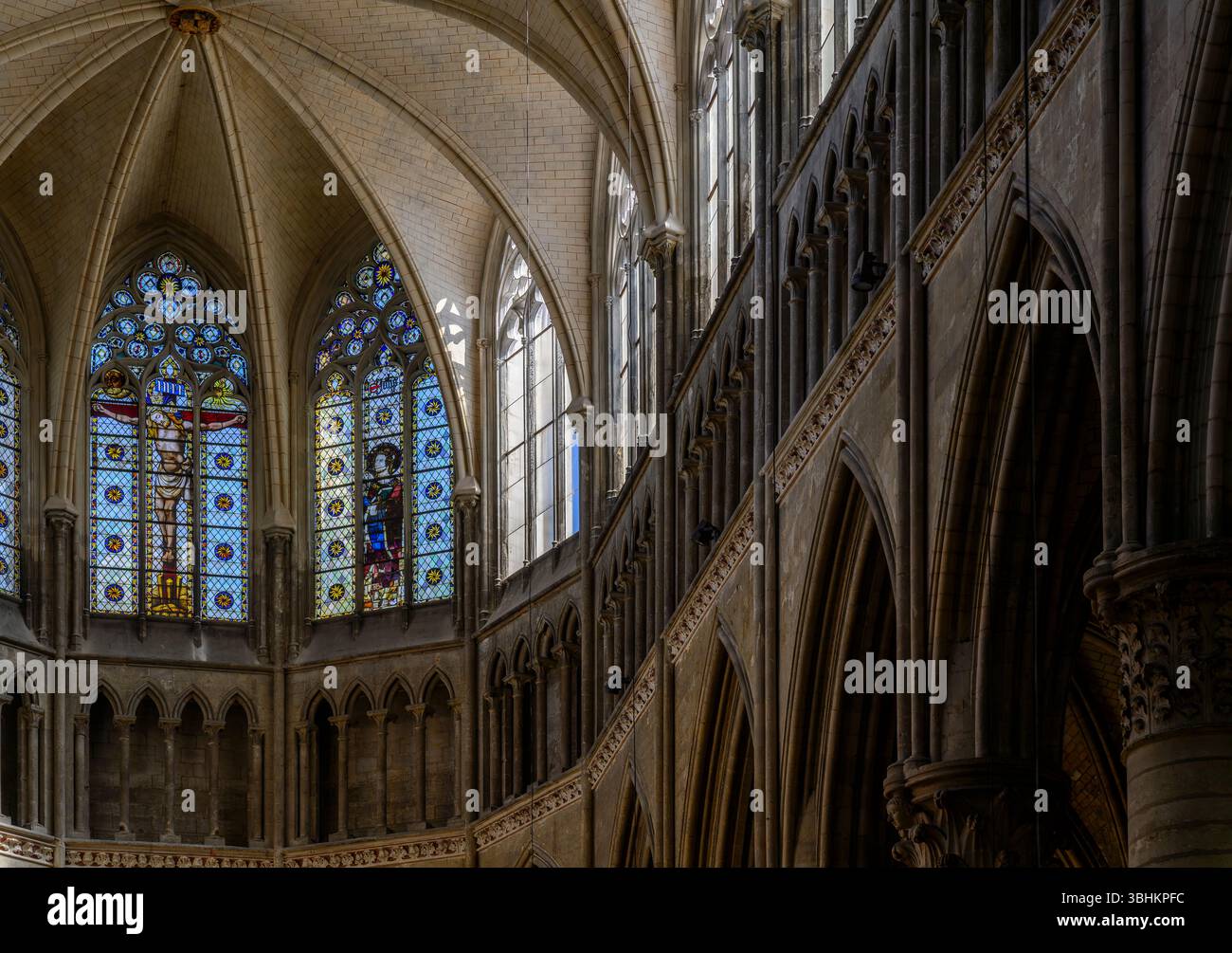 Inside Rouen Cathedral (La cathédrale Notre-Dame de Rouen). Has ...
