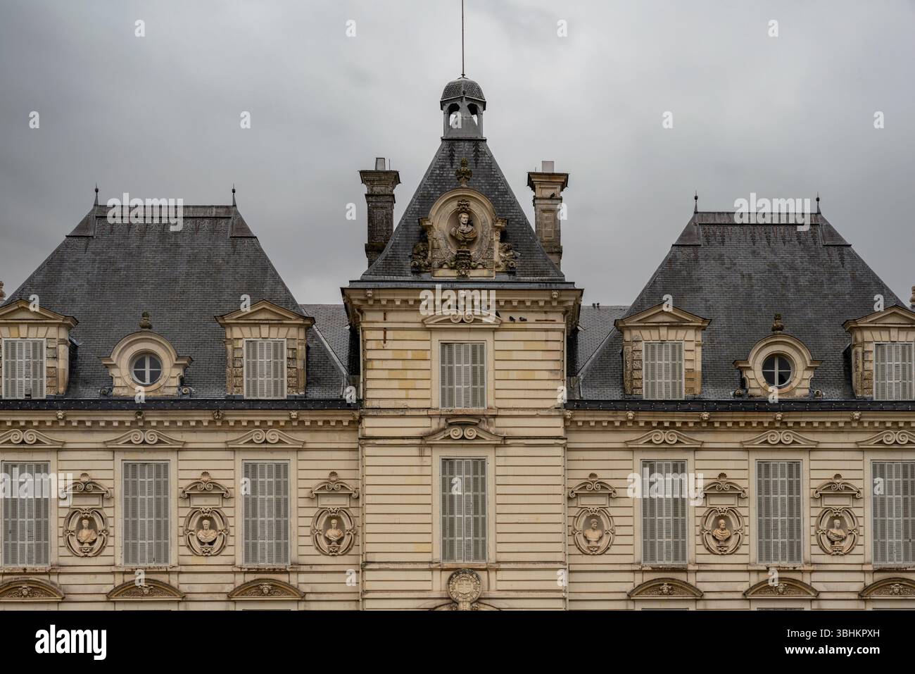 Magnificent Château de Cheverny showcases classical French architecture ...