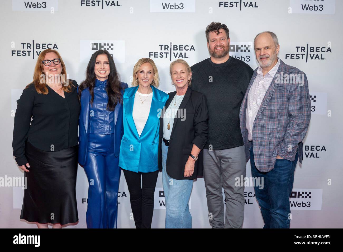 NEW YORK, NEW YORK - JUNE 09: (L-R) Sara Newens, Shoshannah Stern ...
