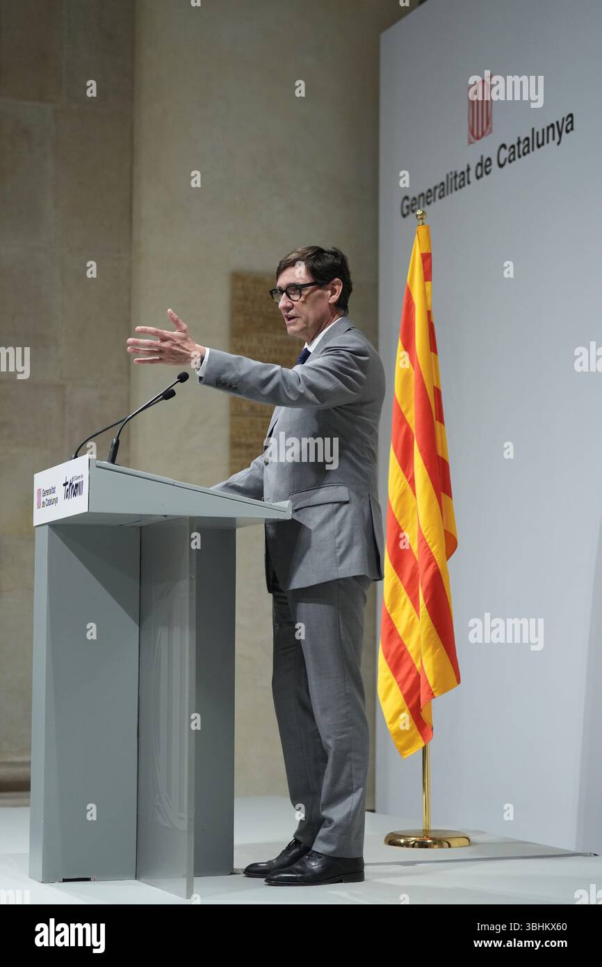 The President of the Generalitat Salvador Illa, receives the justices ...