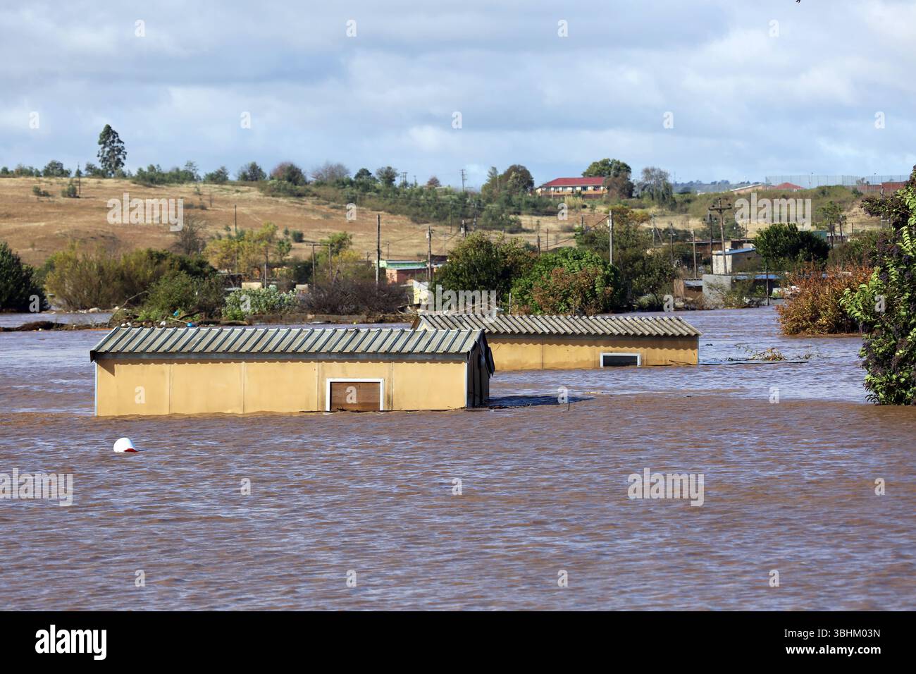 Flooding in the Eastern Cape of South Africa Flooded houses at Polar ...