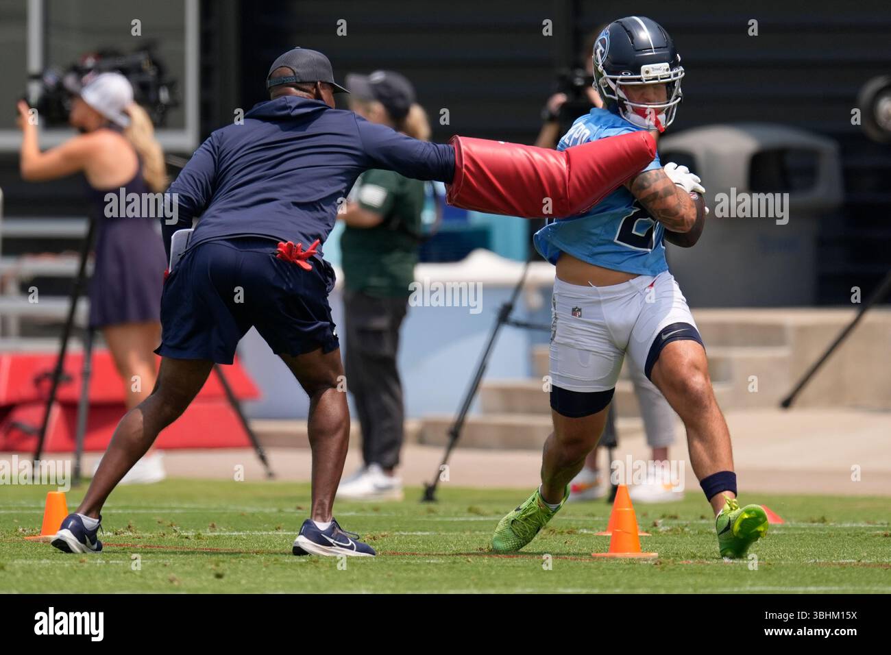 Tennessee Titans wide receiver Xavier Restrepo, right, makes a catch ...