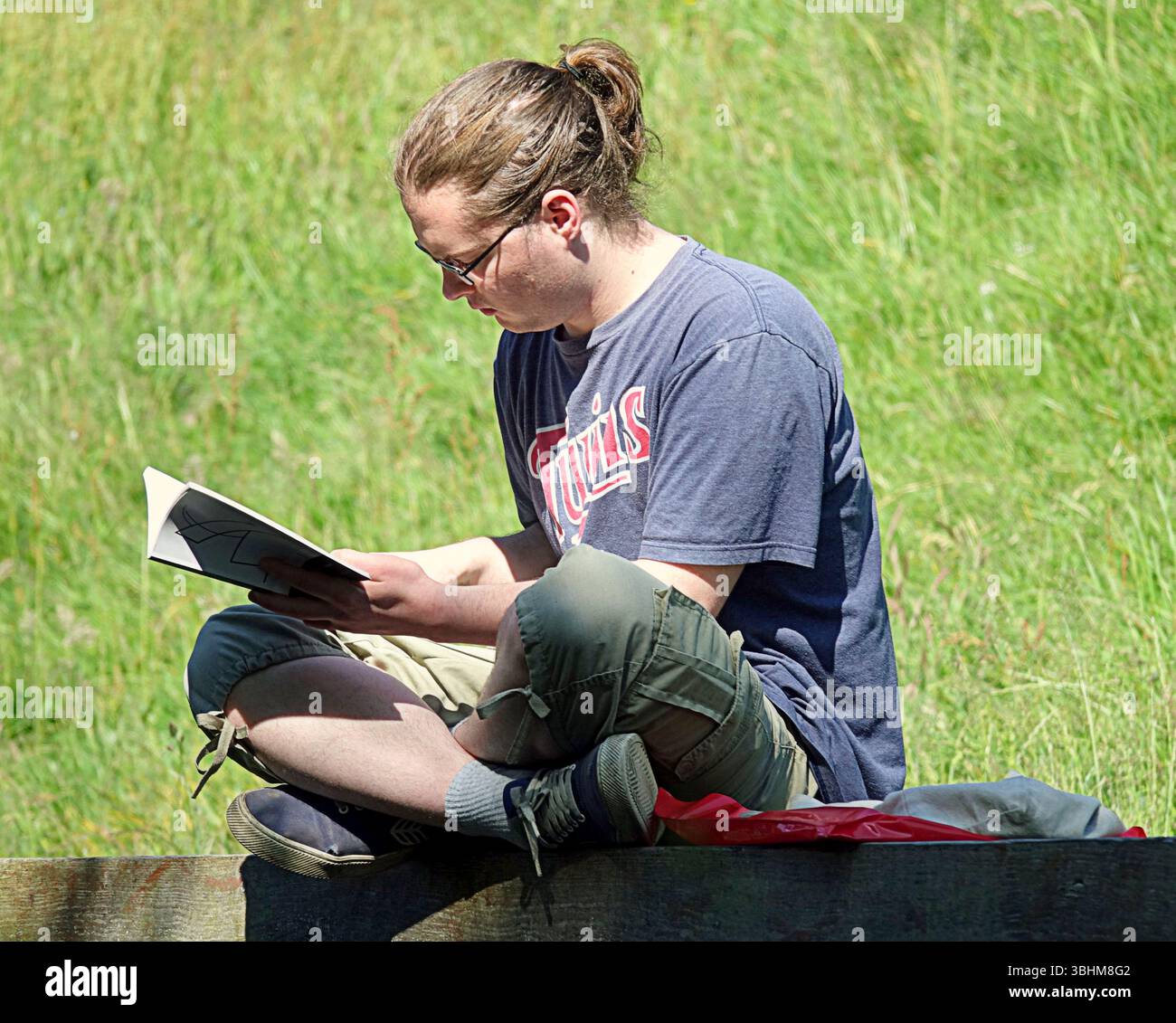 Glasgow, Scotland, UK. 10th June, 2025. UK Weather: Sun in the city as ...