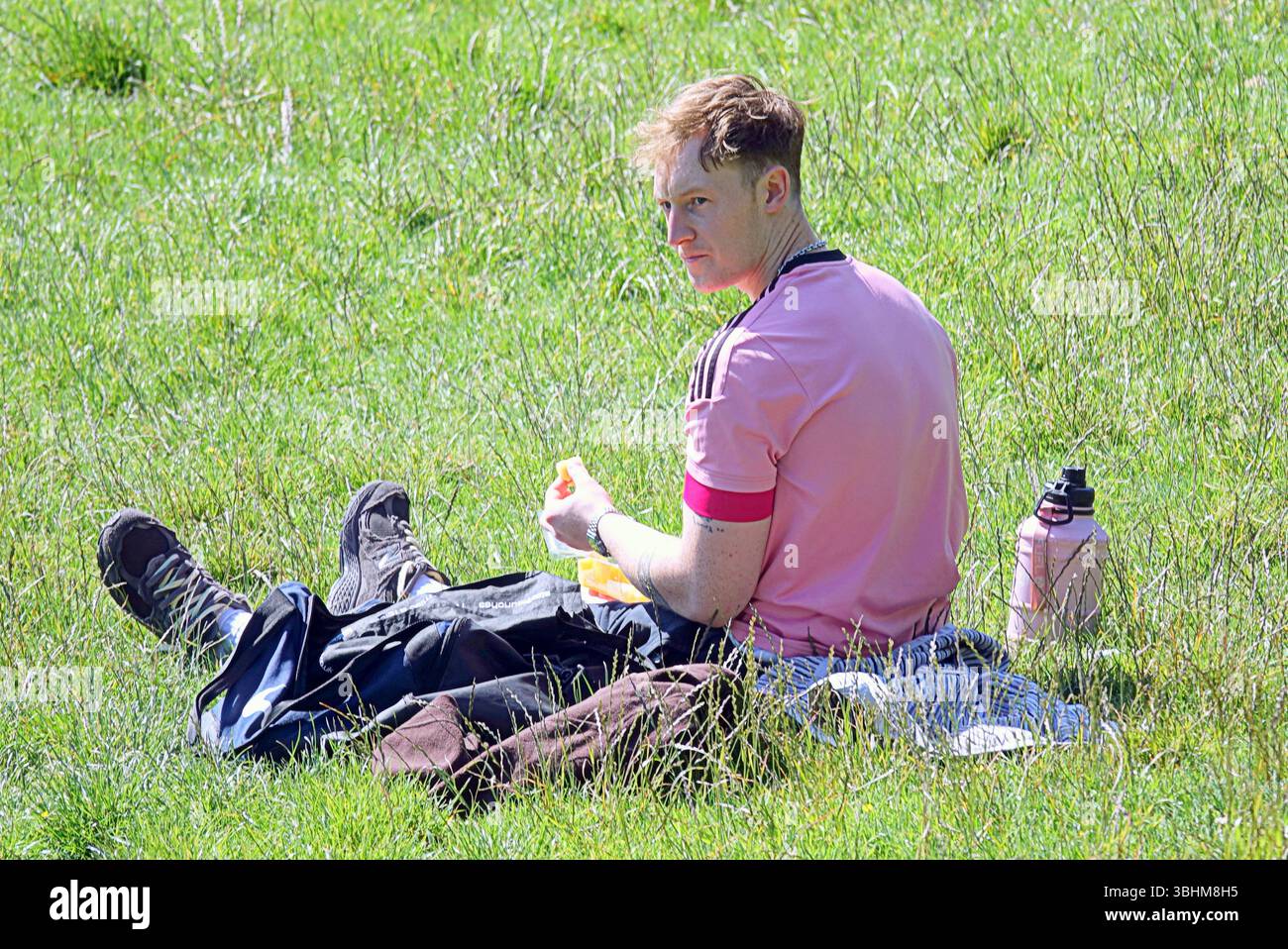 Glasgow, Scotland, UK. 10th June, 2025. UK Weather: Sun in the city as ...