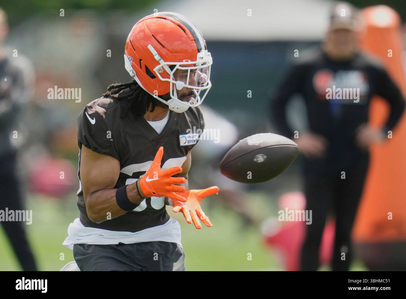 Cleveland Browns wide receiver Jaelen Gill catches a pass during ...