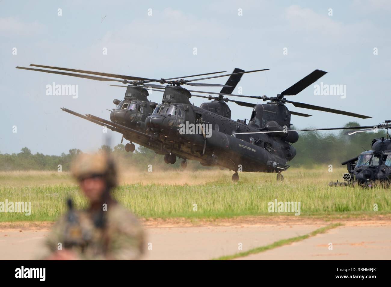 Chinook helicopters with the 160th Special Operations Aviation Regiment ...