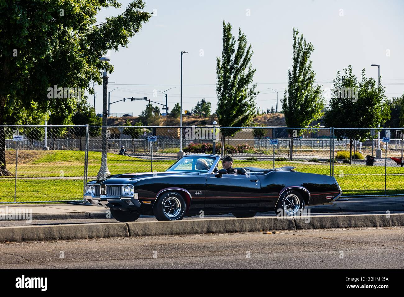 A 1972 Oldsmobile Cutlass 442 at the 2025 American Graffiti car show ...