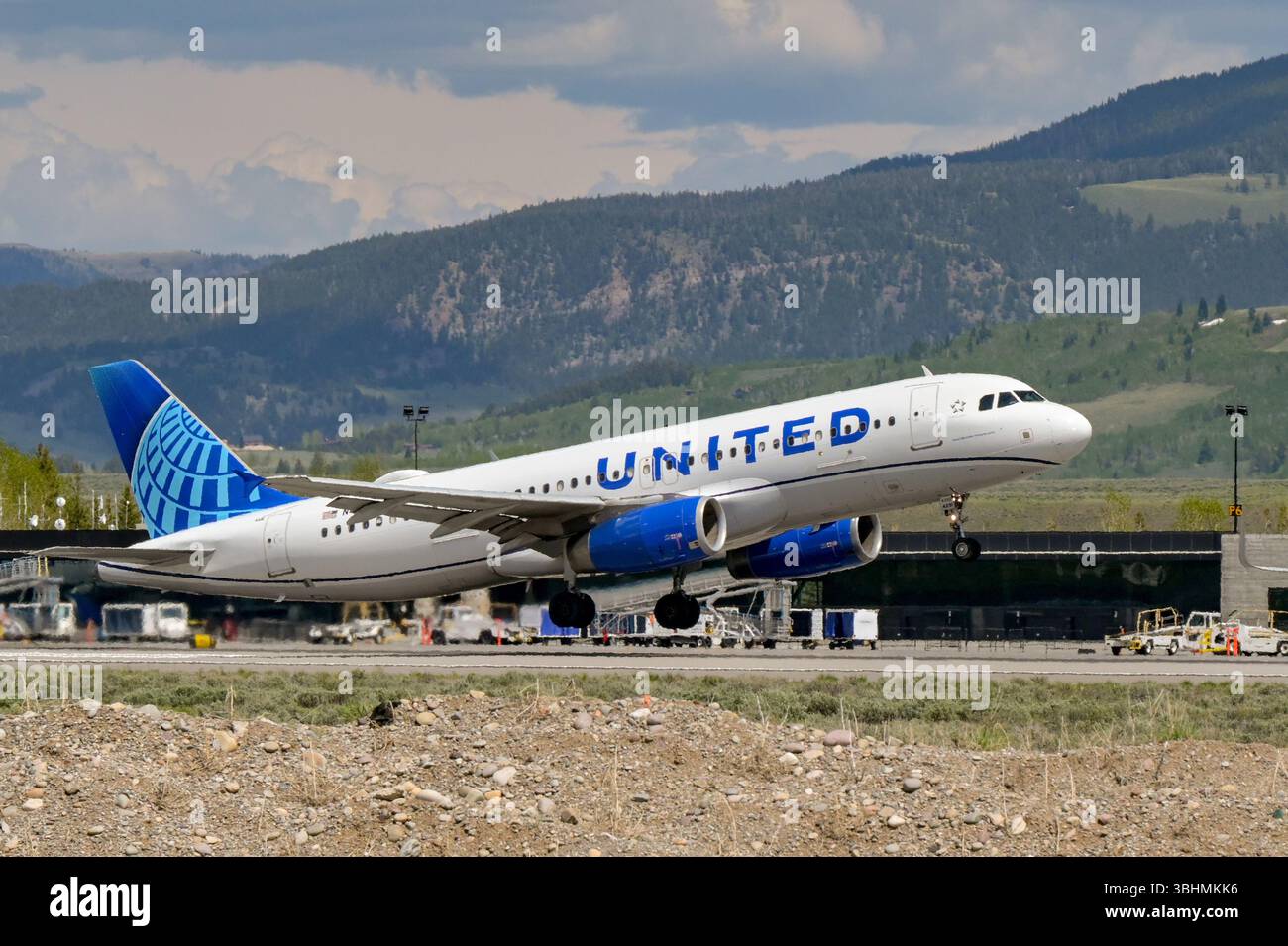 Jackson Hole, Utah, USA - 27 May 2025: Airbus A320-232 (registration ...