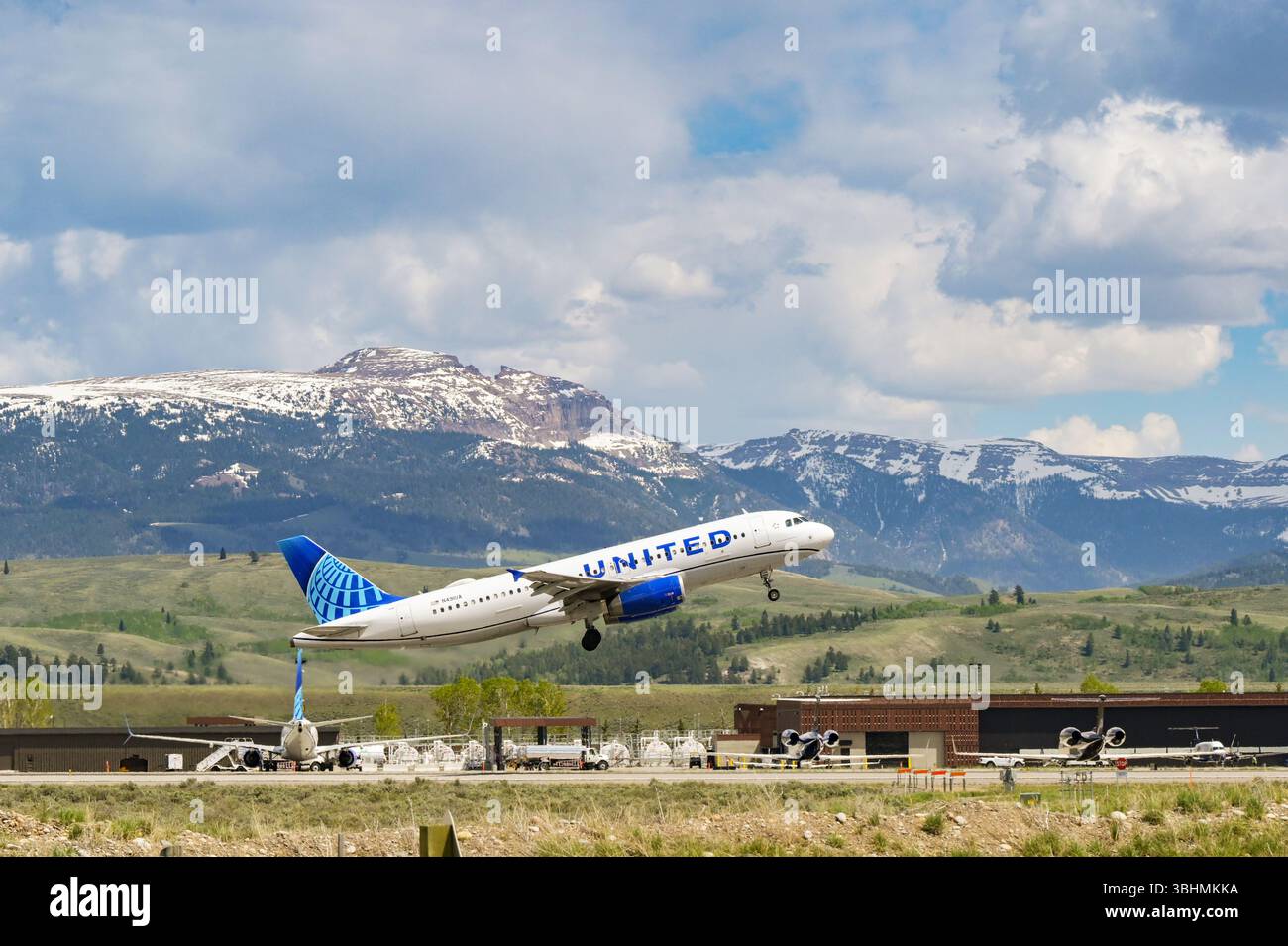 Jackson Hole, Utah, USA - 27 May 2025: Airbus A320-232 (registration ...