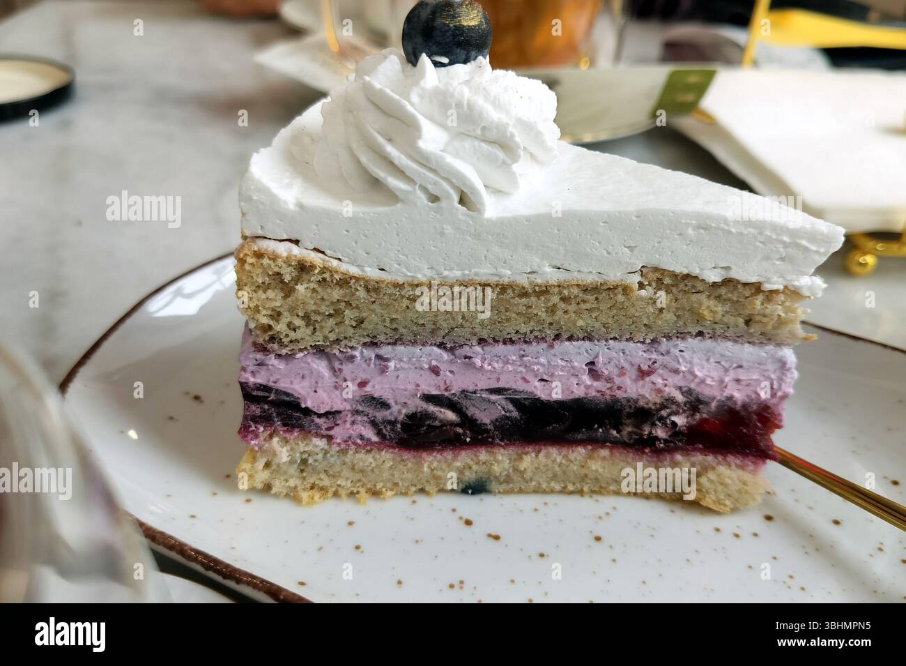 Light fruit cake topped hi-res stock photography and images - Alamy