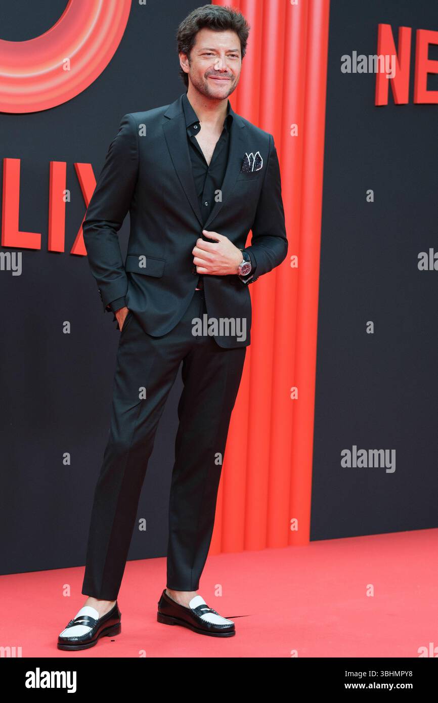 Álvaro Morte attends Netflix Spain's 10th anniversary party red carpet ...