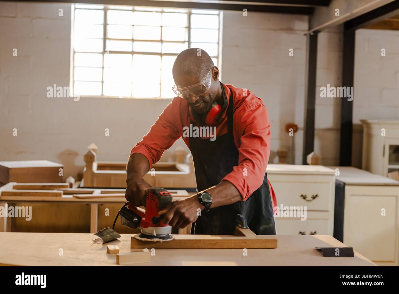 Sturdy wooden workbench hi-res stock photography and images - Alamy