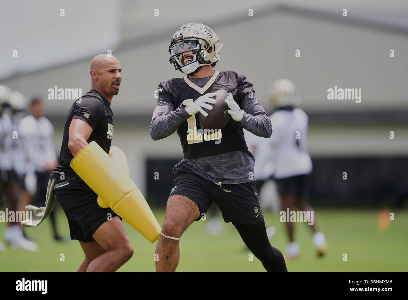 New Orleans Saints wide receiver Dante Pettis (17) goes through drills ...