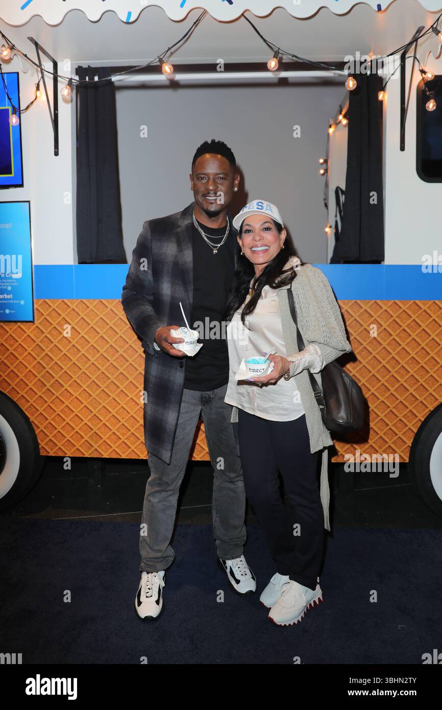 NEW YORK, NEW YORK - JUNE 09: Blair Underwood and wife Josie Hart ...