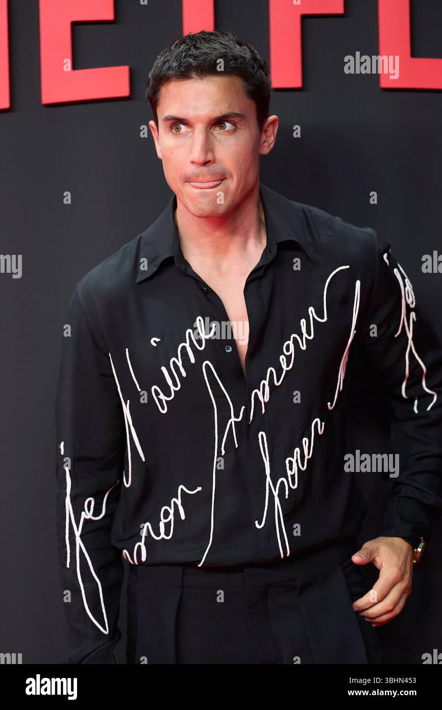 Alex Gonzalez attends Netflix Spain's 10th anniversary party red carpet ...