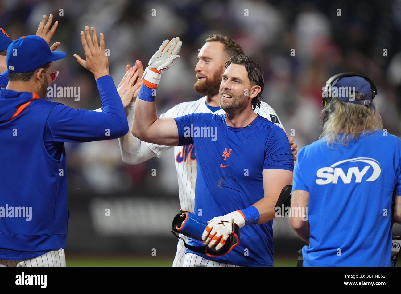 New York Mets' Jeff McNeil celebrates with teammates after a baseball ...