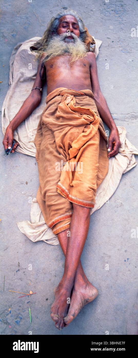 Sikh man resting hi-res stock photography and images - Alamy