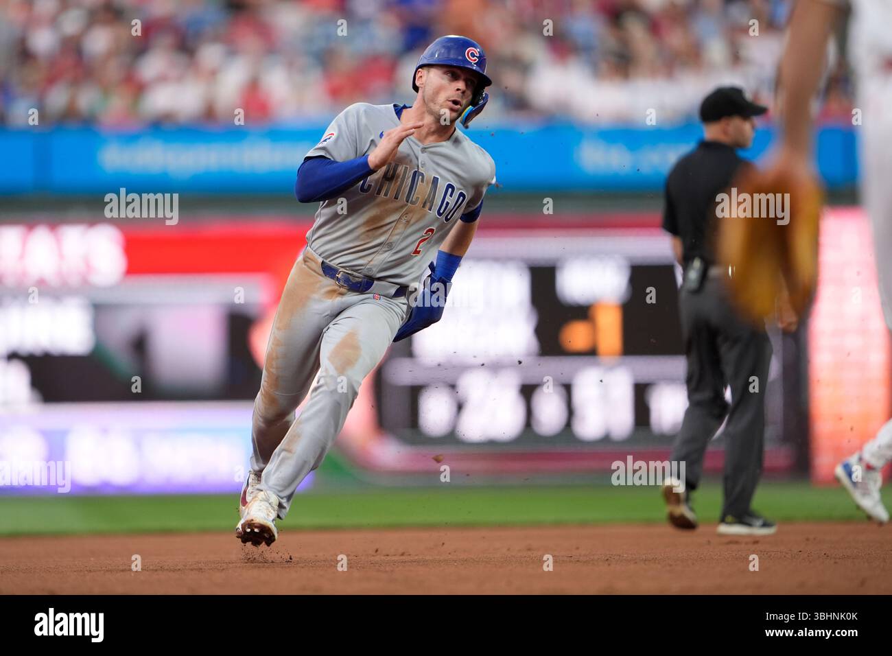 PHILADELPHIA, PA - JUNE 10: Chicago Cubs Second Baseman Nico Hoerner (2 ...