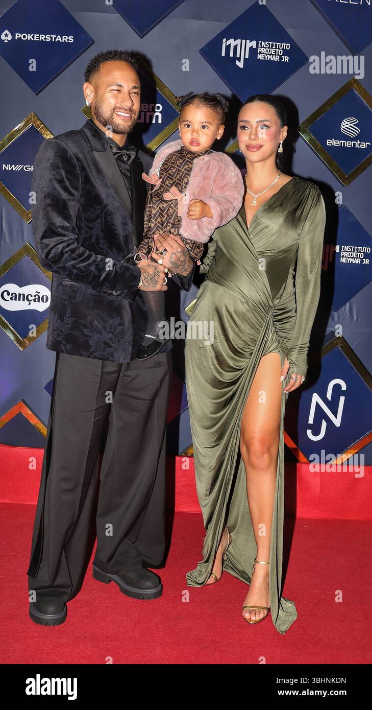 Sao Paulo, Brazil. 10th June, 2025. Player Neymar Jr accompanied by his ...