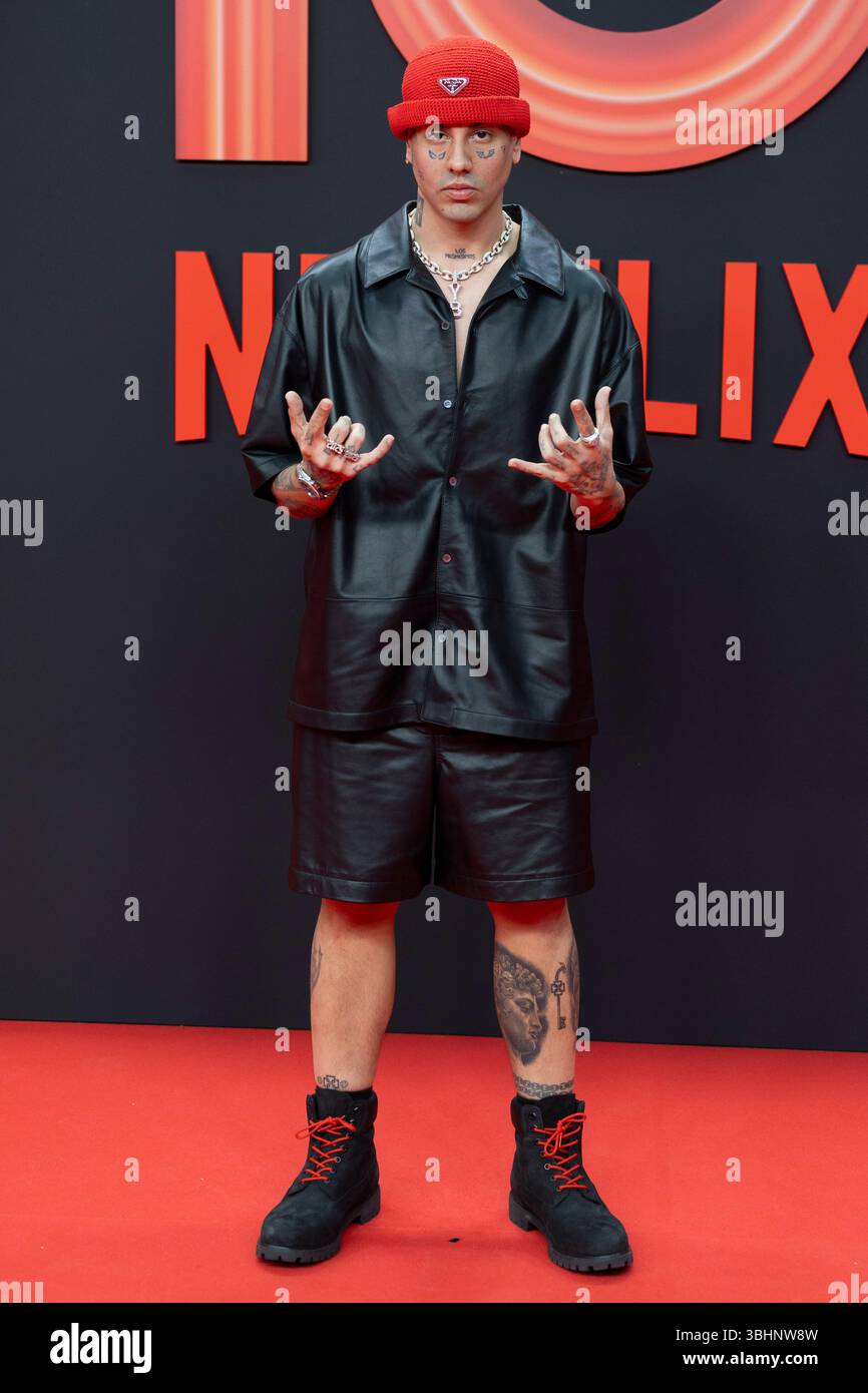 Duki attended 'the red carpet for the 10th Anniversary of Netflix Spain ...