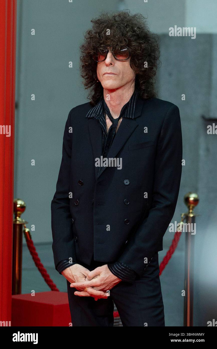Craig Ross attended 'the red carpet for the 10th Anniversary of Netflix ...