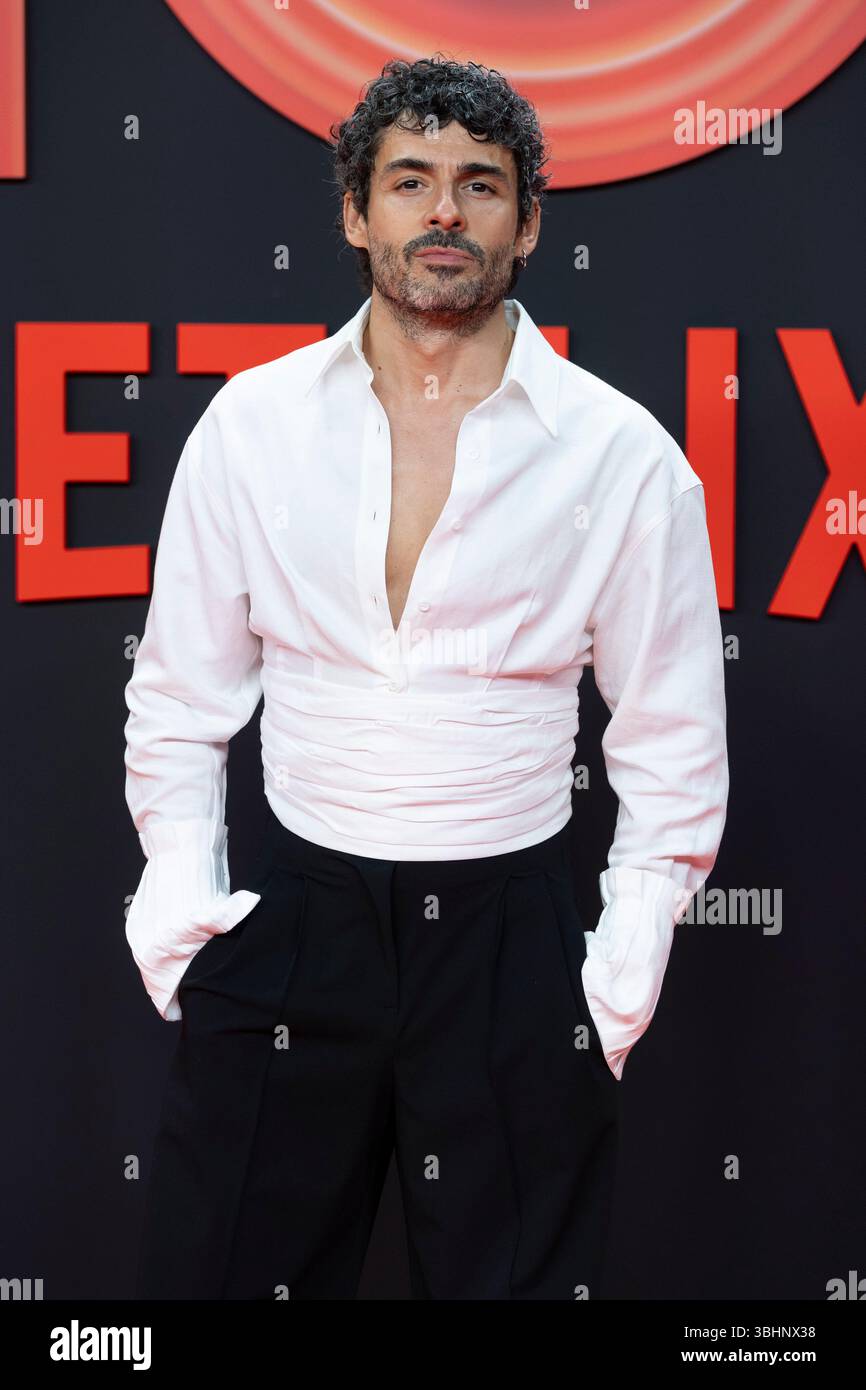 Álex Villazán attended 'the red carpet for the 10th Anniversary of ...