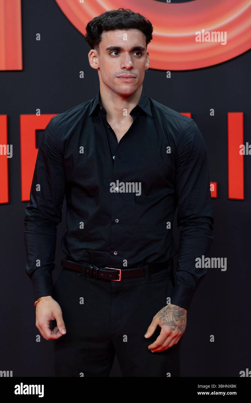 Isaac Belk attended 'the red carpet for the 10th Anniversary of Netflix ...
