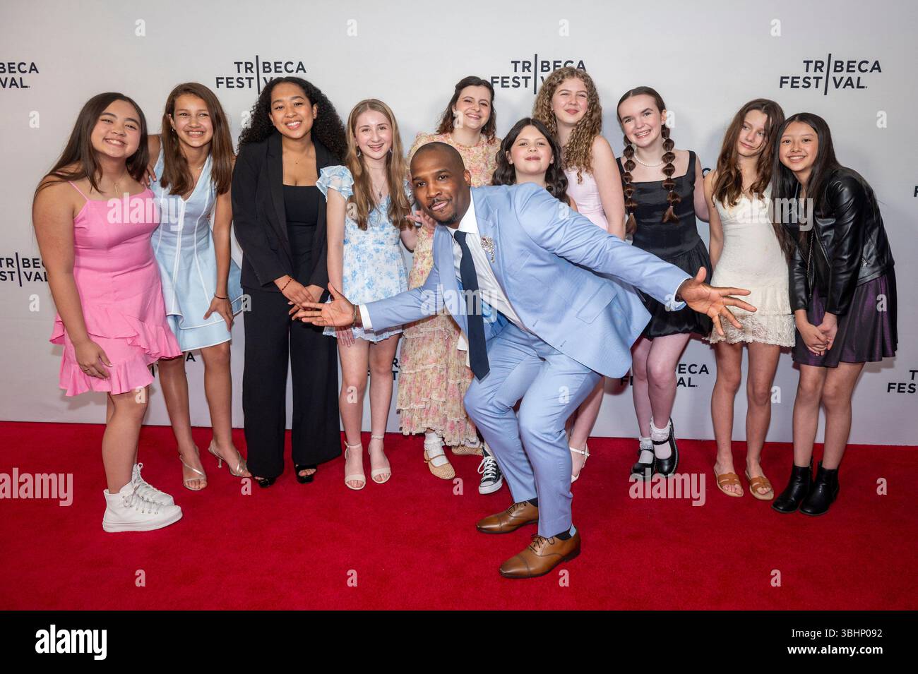 (L-R) Brea Phan, Arya Brixey, Jasmine Larrymore, Lillian Gunderson ...