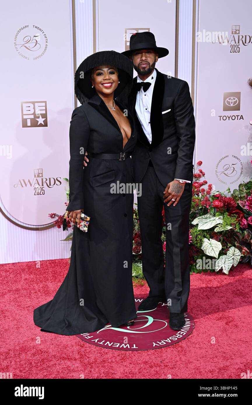 Pinky Cole Hayes und Derrick Hayes bei der Verleihung der 25. BET ...