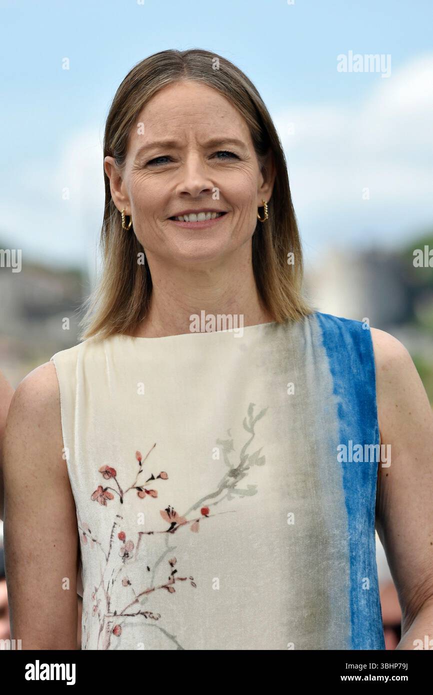 Actress Jodie Foster posing during the photocall of the film A Private ...