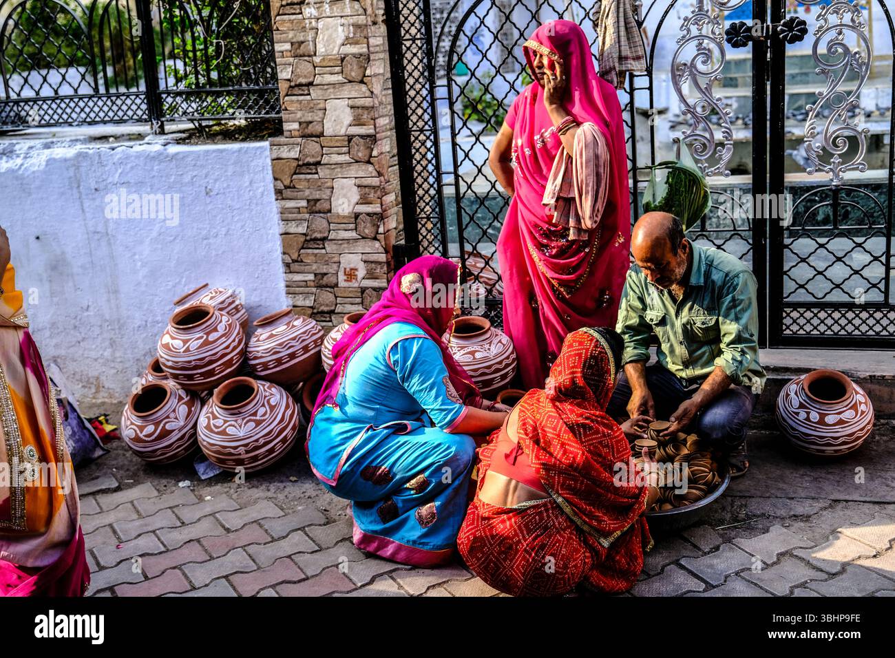 India. Rajasthan. Nathdwara. Old town bazar Stock Photo - Alamy
