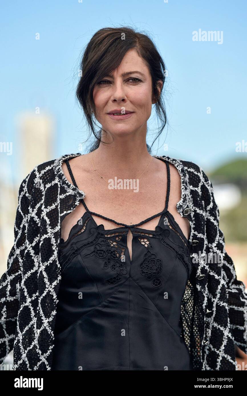 Anna mouglalis hi-res stock photography and images - Alamy