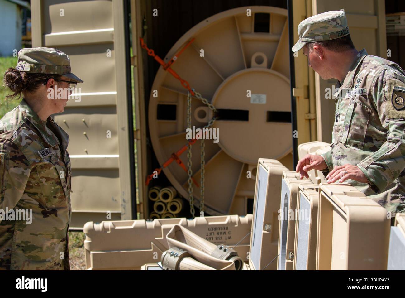 U.S. Army Reserve Soldiers assigned to the 141st Quartermaster Company ...