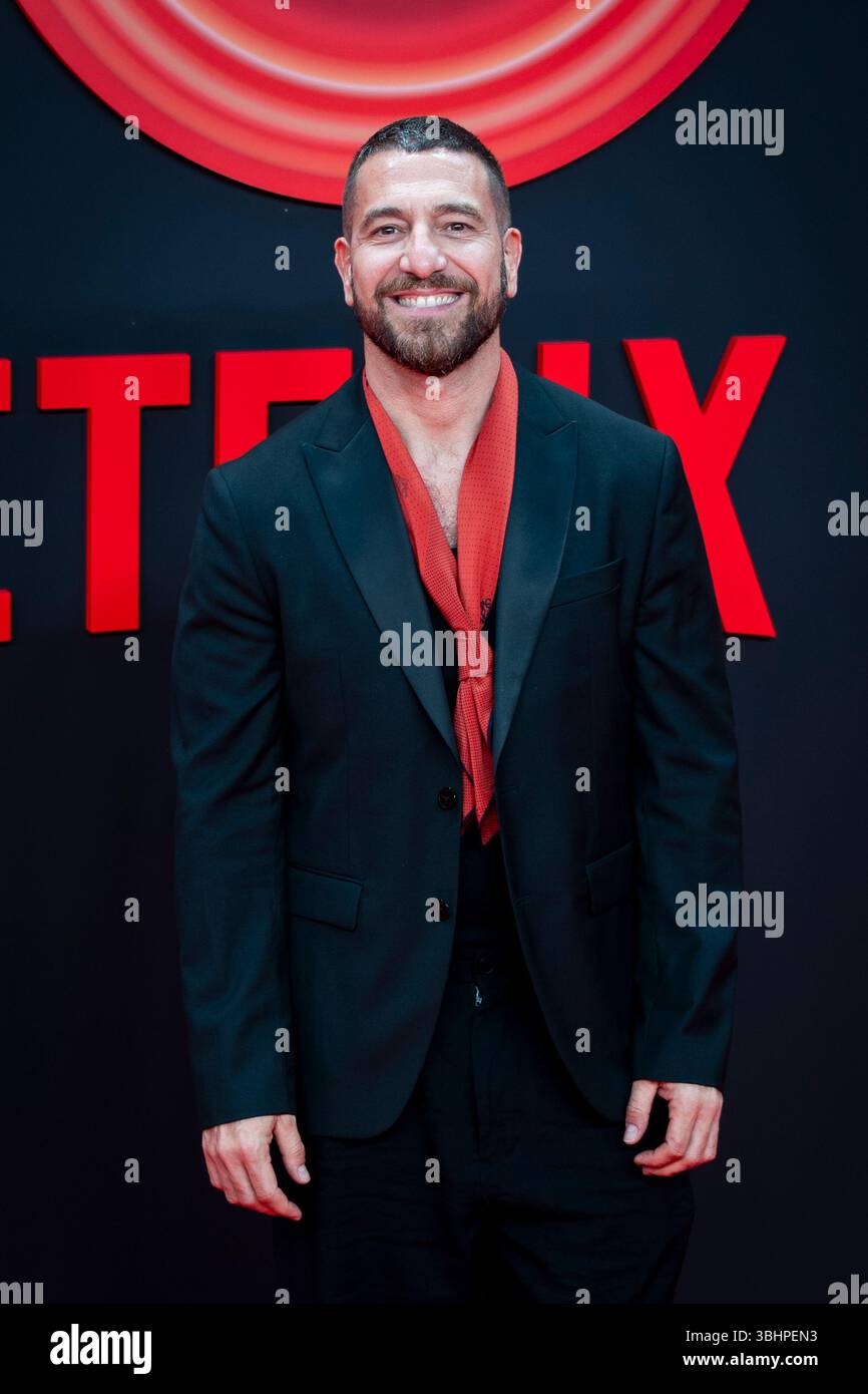 Raul Tejon attends to '10th Anniversary Netflix Spain' Red Carpet at ...