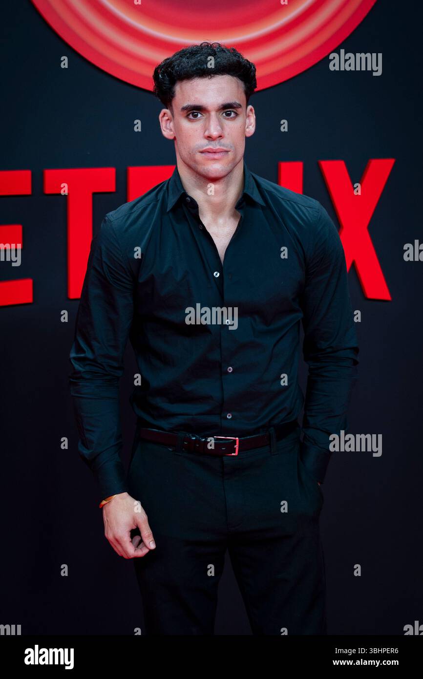 Ibelky attends to '10th Anniversary Netflix Spain' Red Carpet at ...