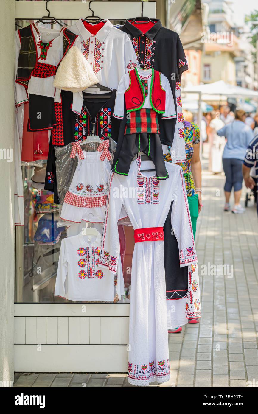Traditional national Bulgarian folk costumes for kids and adults ...