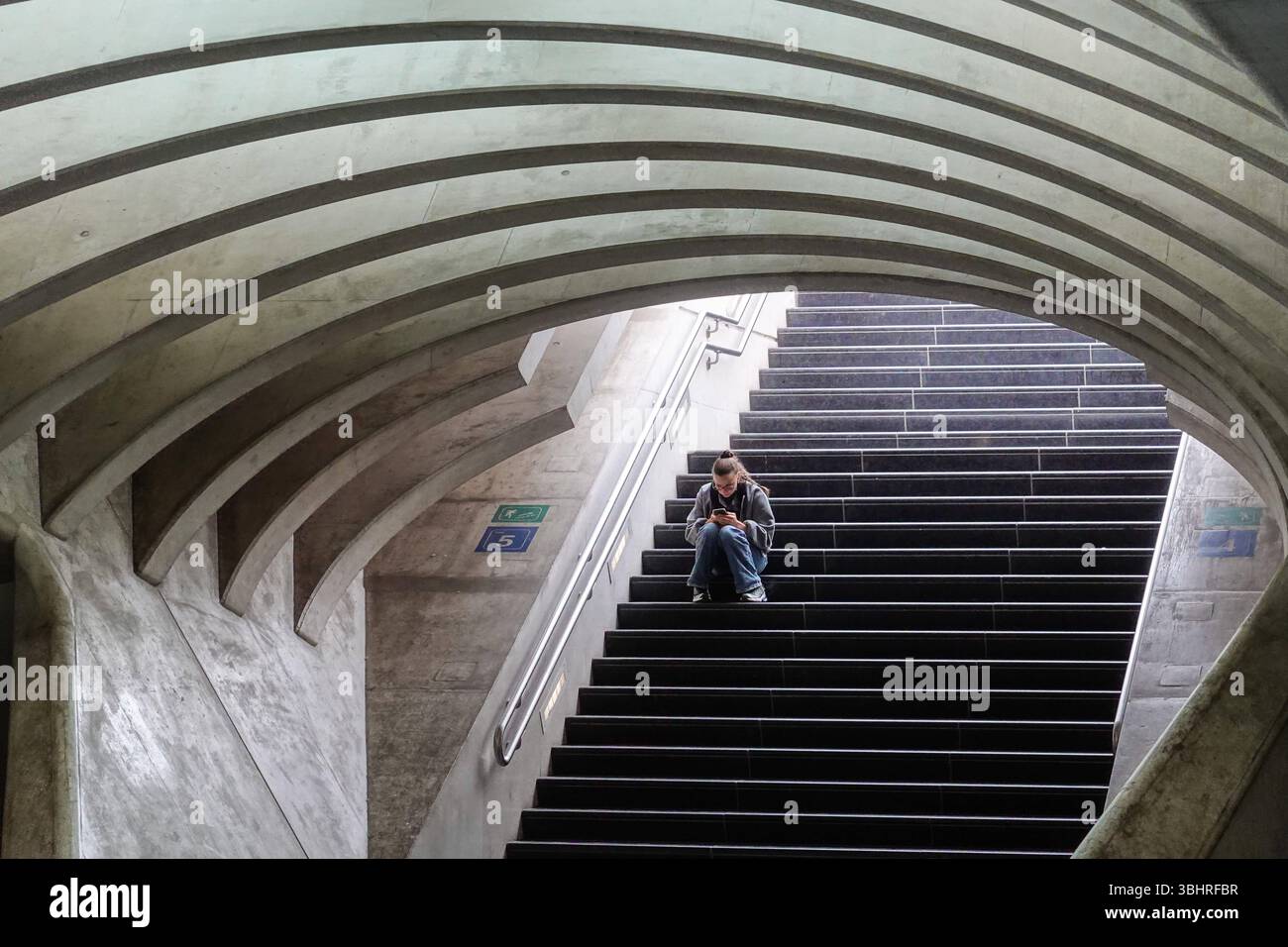 Bahnhof Liege-Guillemins von Santiago Calatrava // Liege-Guillemins ...