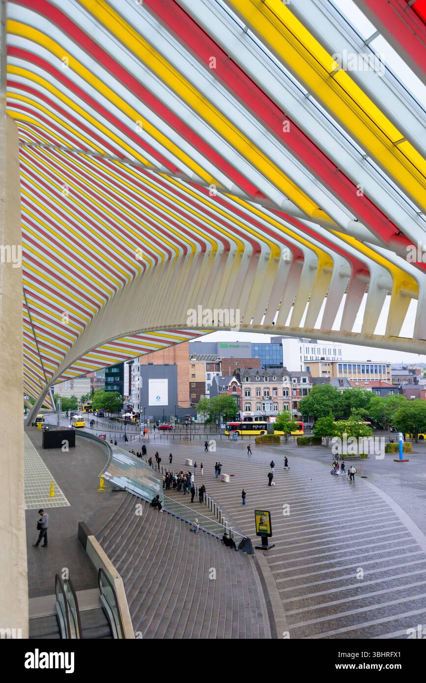 Bahnhof Liege-Guillemins von Santiago Calatrava // Liege-Guillemins ...