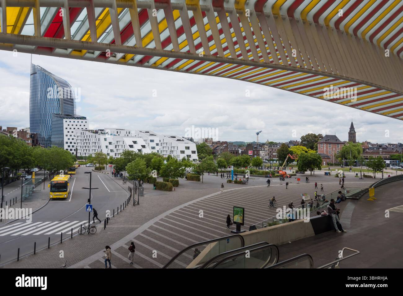 Bahnhof Liege-Guillemins von Santiago Calatrava // Liege-Guillemins ...