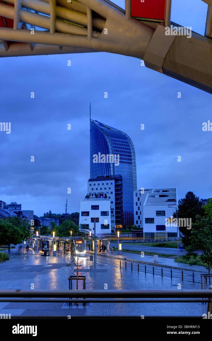 Bahnhof Liege-Guillemins von Santiago Calatrava // Liege-Guillemins ...