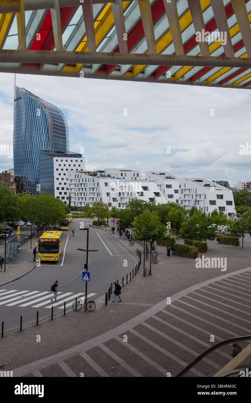 Bahnhof Liege-Guillemins von Santiago Calatrava // Liege-Guillemins ...