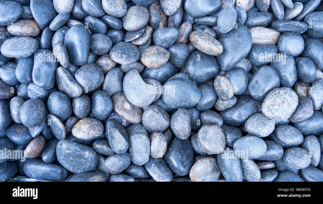 Smooth black hi-res stock photography and images - Alamy