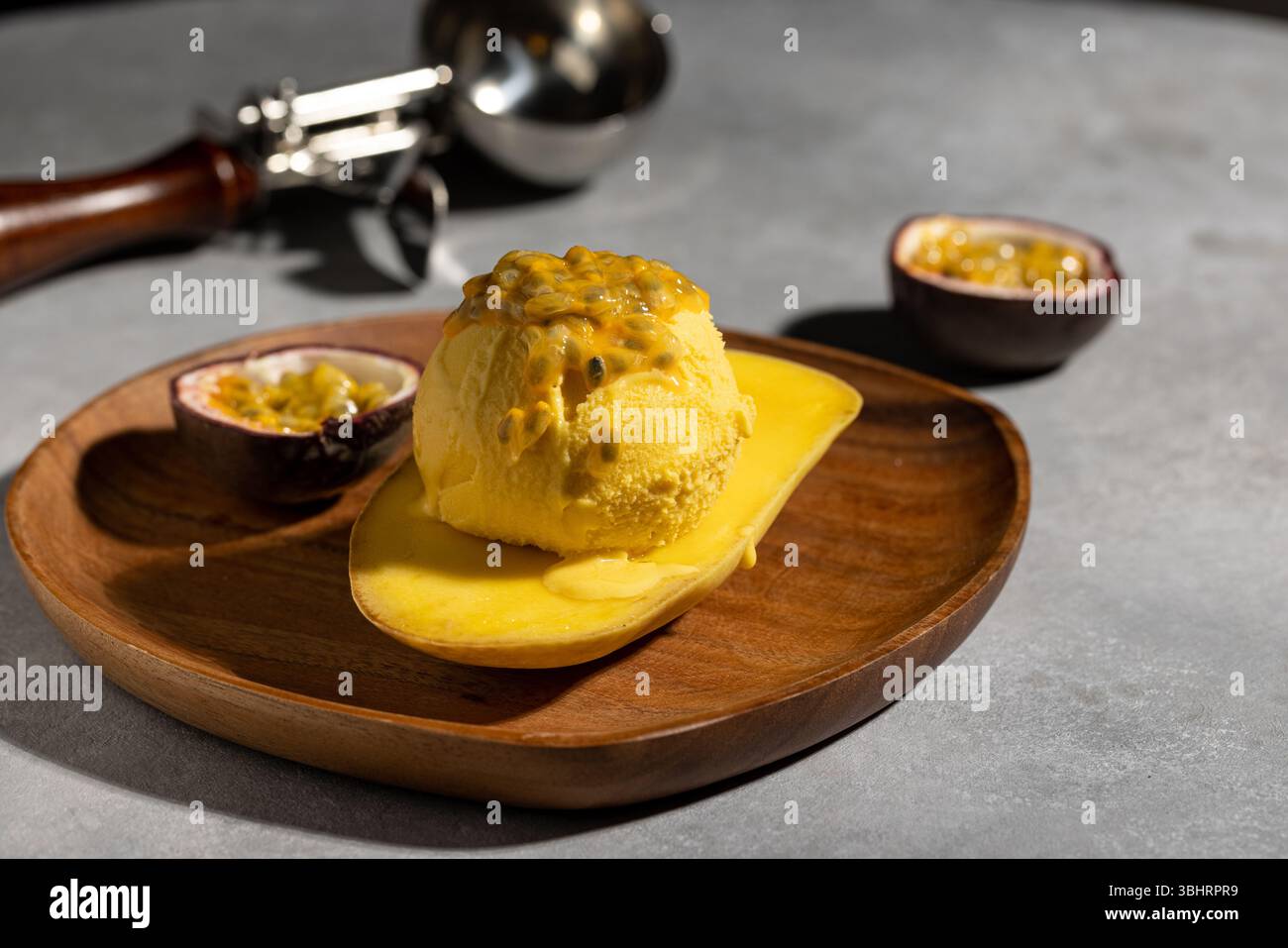 Ice cream ball hi-res stock photography and images - Alamy