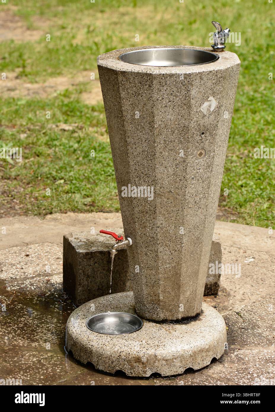 Accessible water source hi-res stock photography and images - Alamy